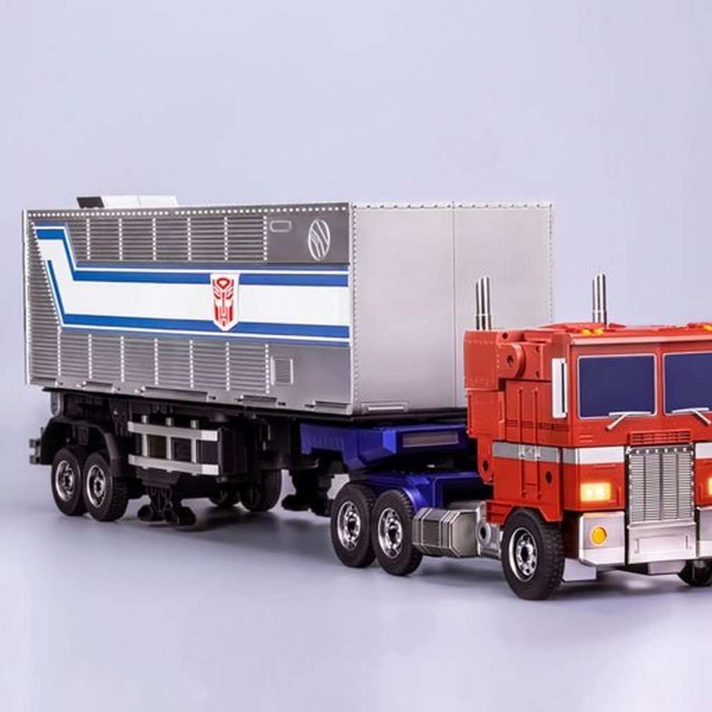 Auto Converting Optimus Prime becomes whole as Hasbro reveals an auto ...